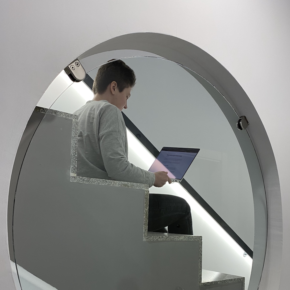 Three tricks to get in focus mode | kalabro.tech by Kate Marshalkina